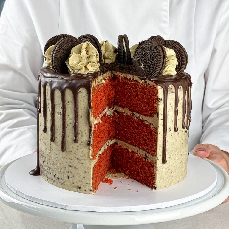 Oreo Red Velvet Cake With Oreo Buttercream For 16-22 People